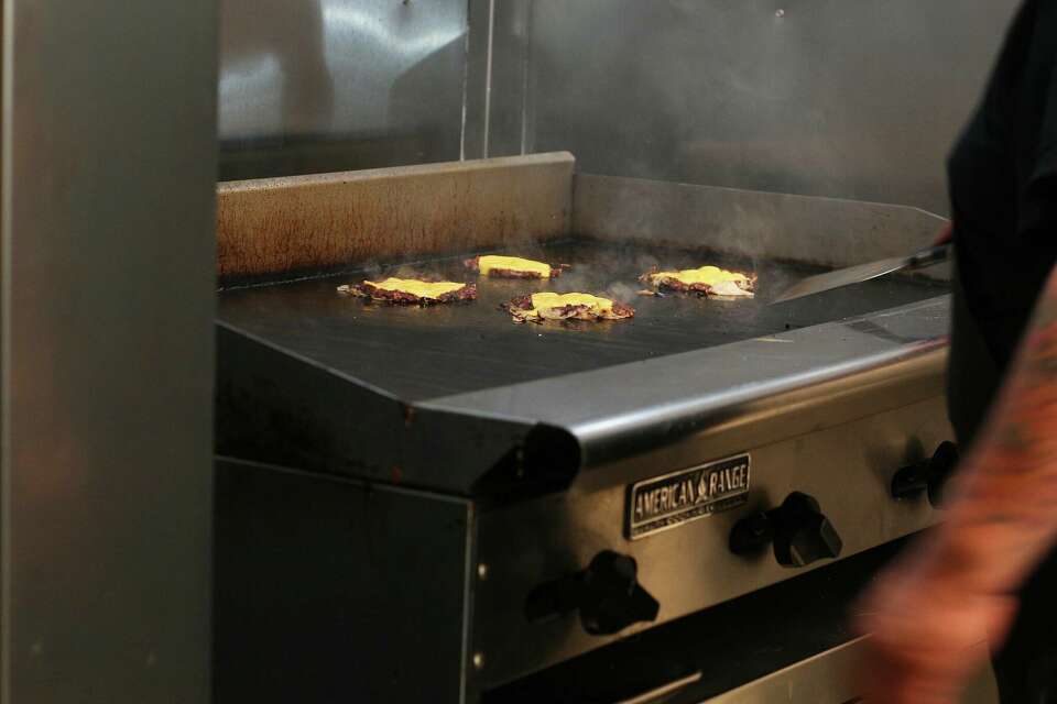 Hamburger Project sells 1,000 burgers in first two days