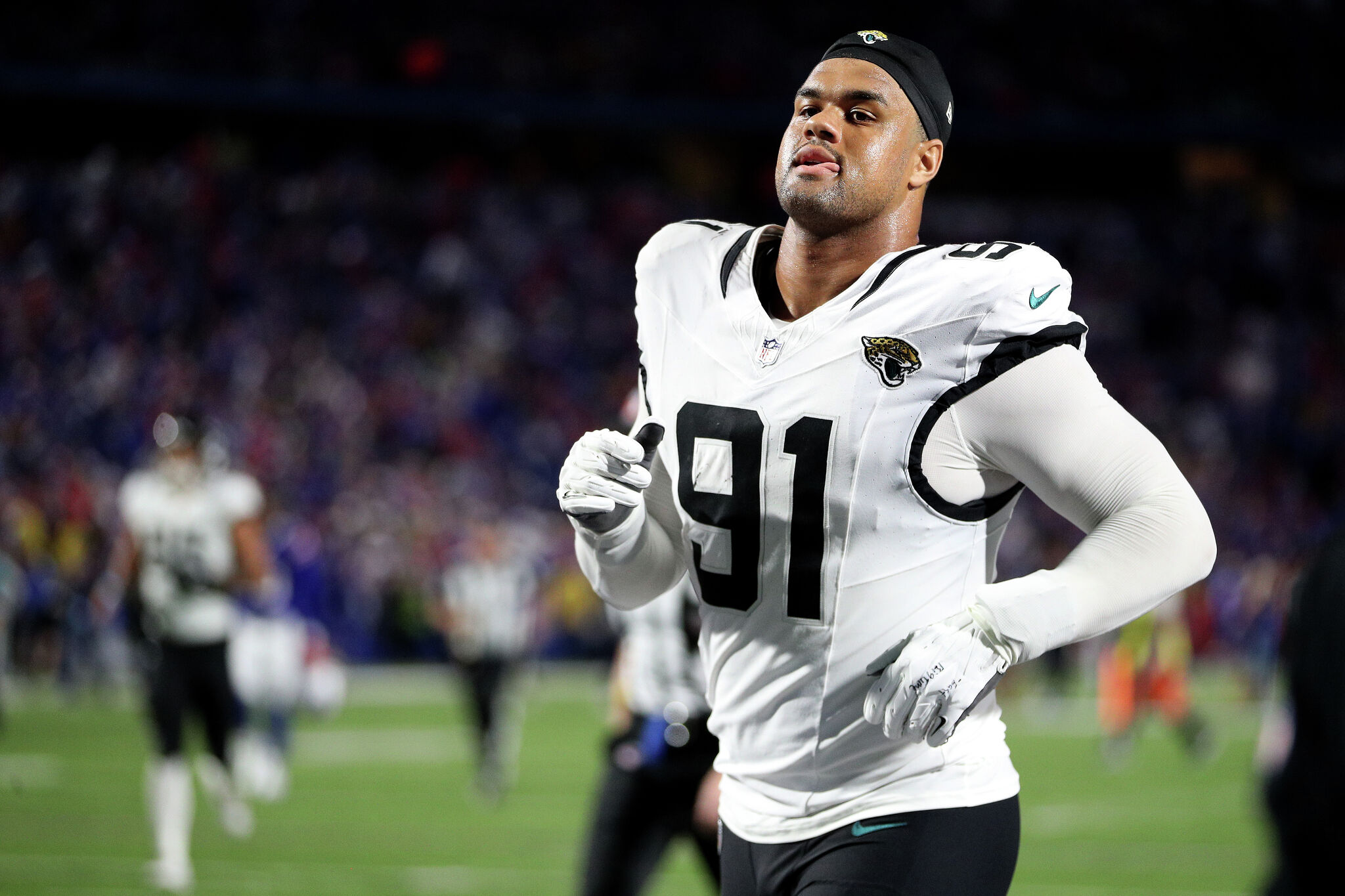 Houston Texans: Azeez Al-Shaair supported by Jaguars' Arik Armstead