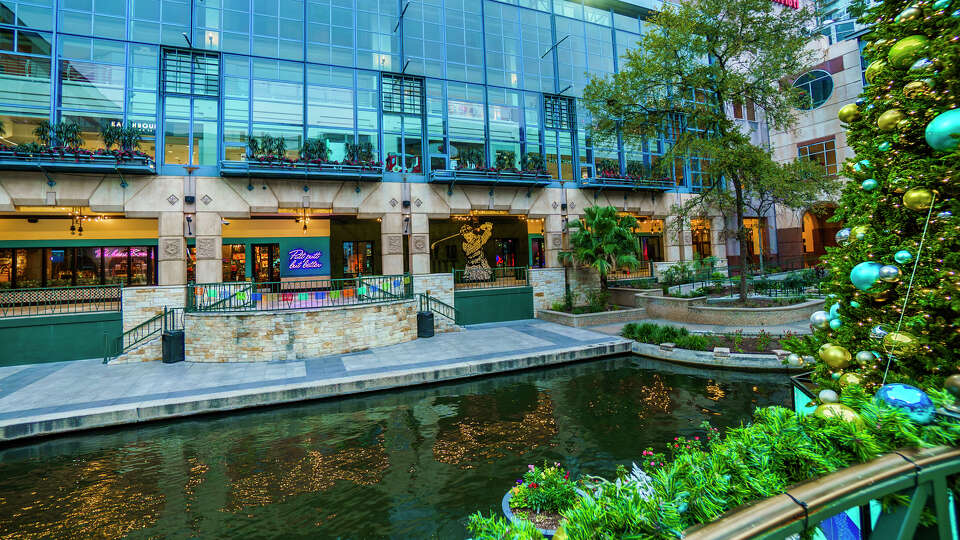 Holey Moley, retro mini golf course, opens in downtown San Antonio