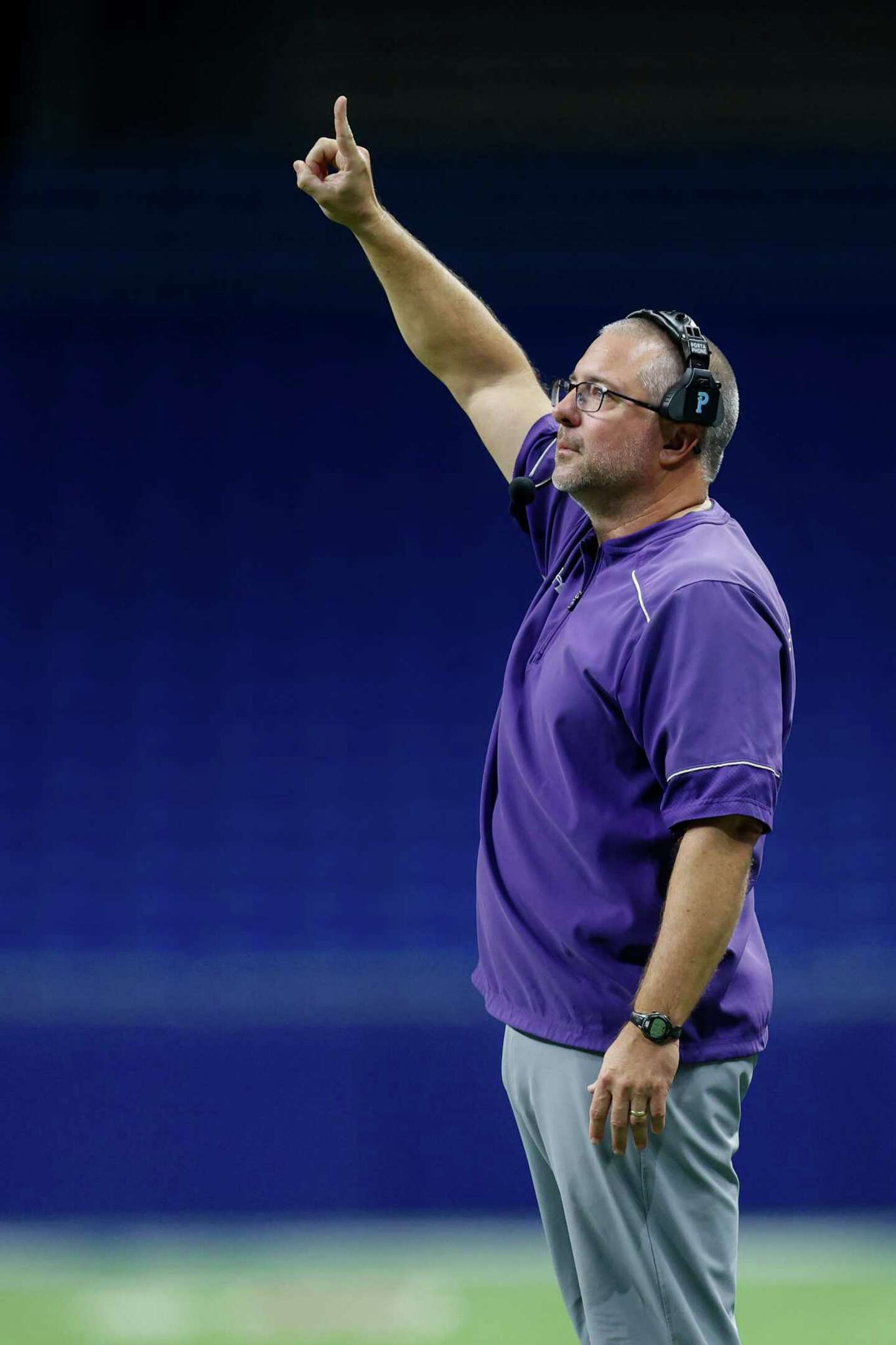 Hank Hendrix leads Boerne to playoff win over CC Miller