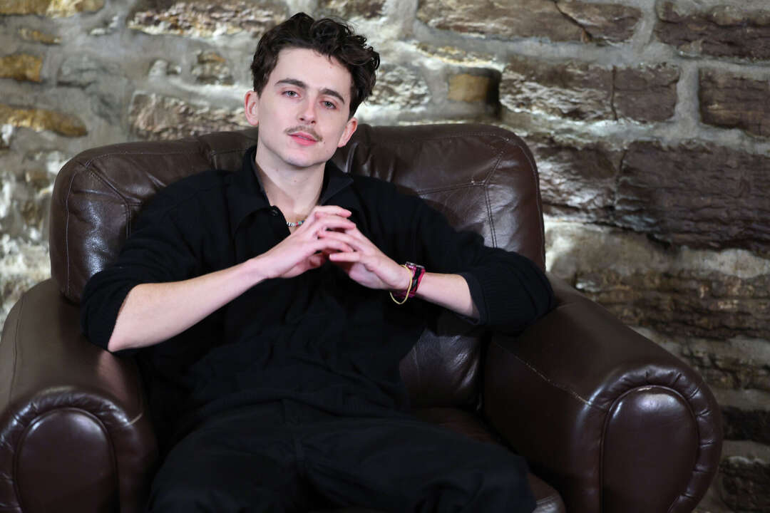 Timothée Chalamet knows ball on 'ESPN College GameDay'