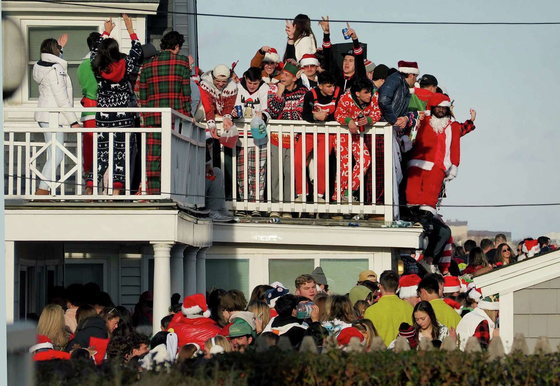 Fairfield's SantaCon becomes regional college beach party destination