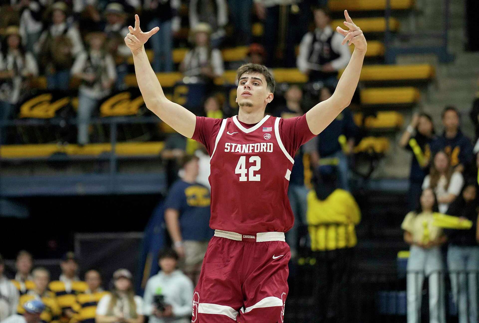 Maxime Raynaud, Jaylen Blakes help Stanford defeat Cal in Berkeley