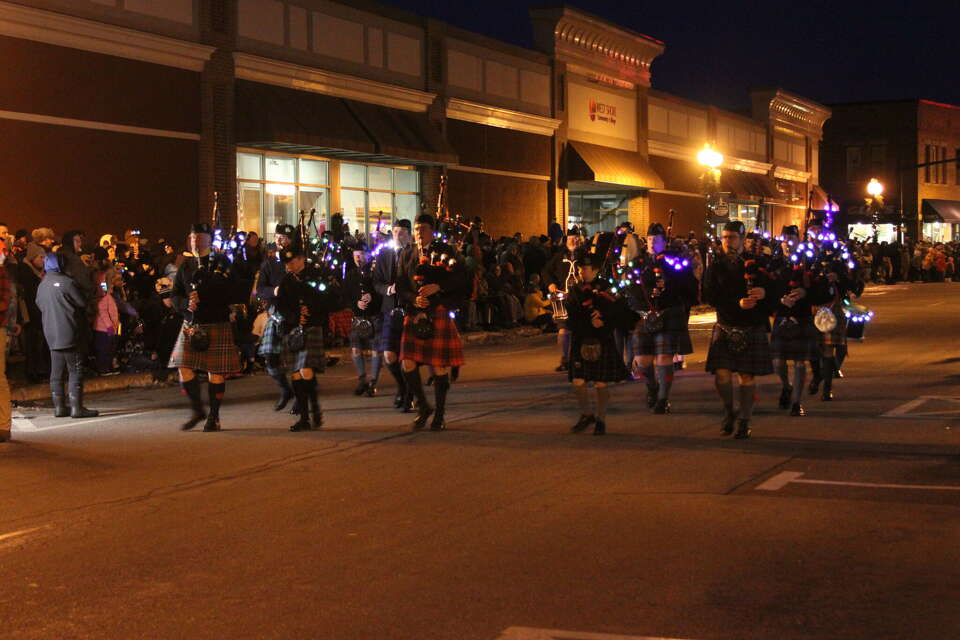Manistee Victorian Sleighbell Parade returns with fireworks