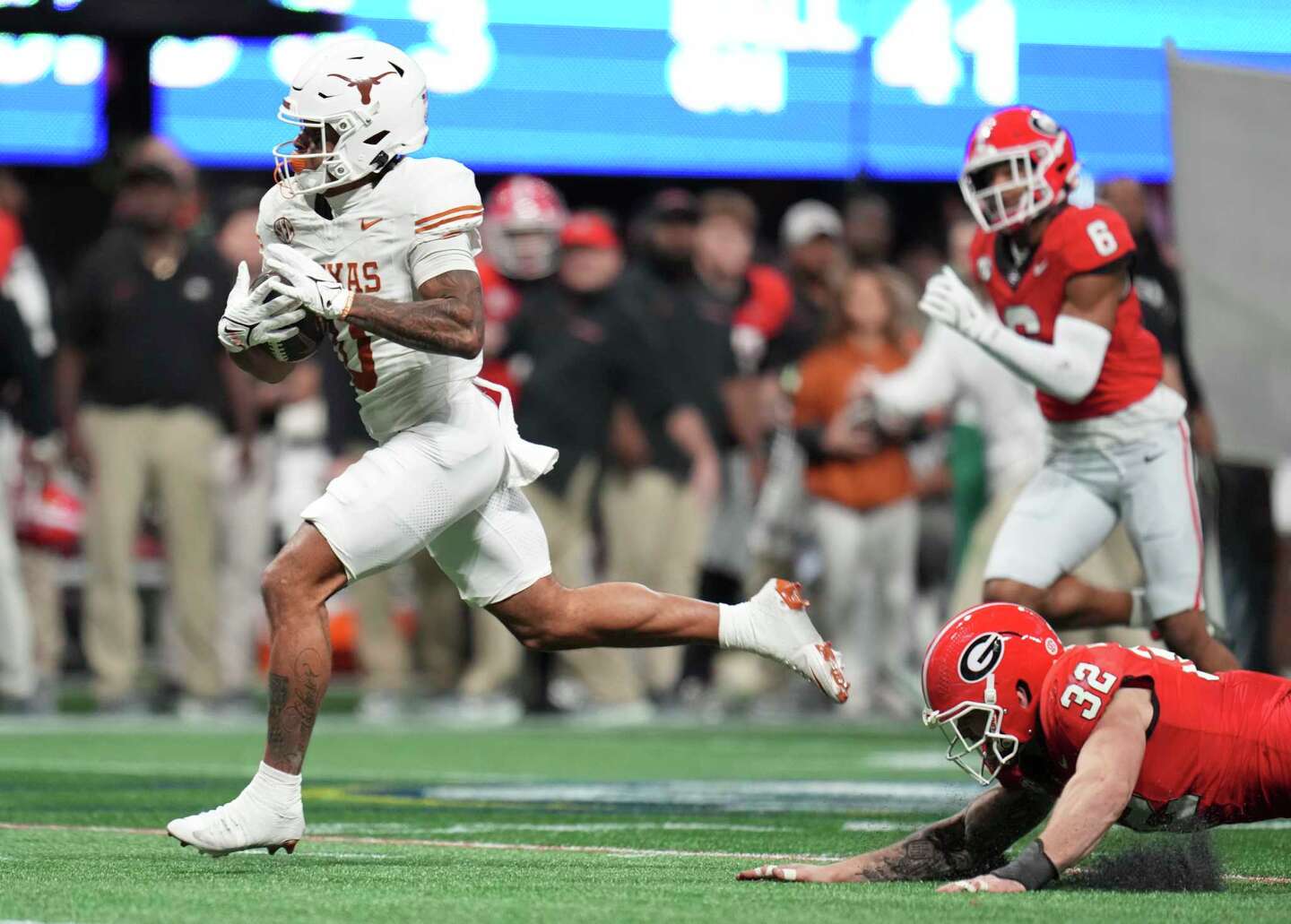 Texas football: WR DeAndre Moore Jr. isn't shy on goals, or talent