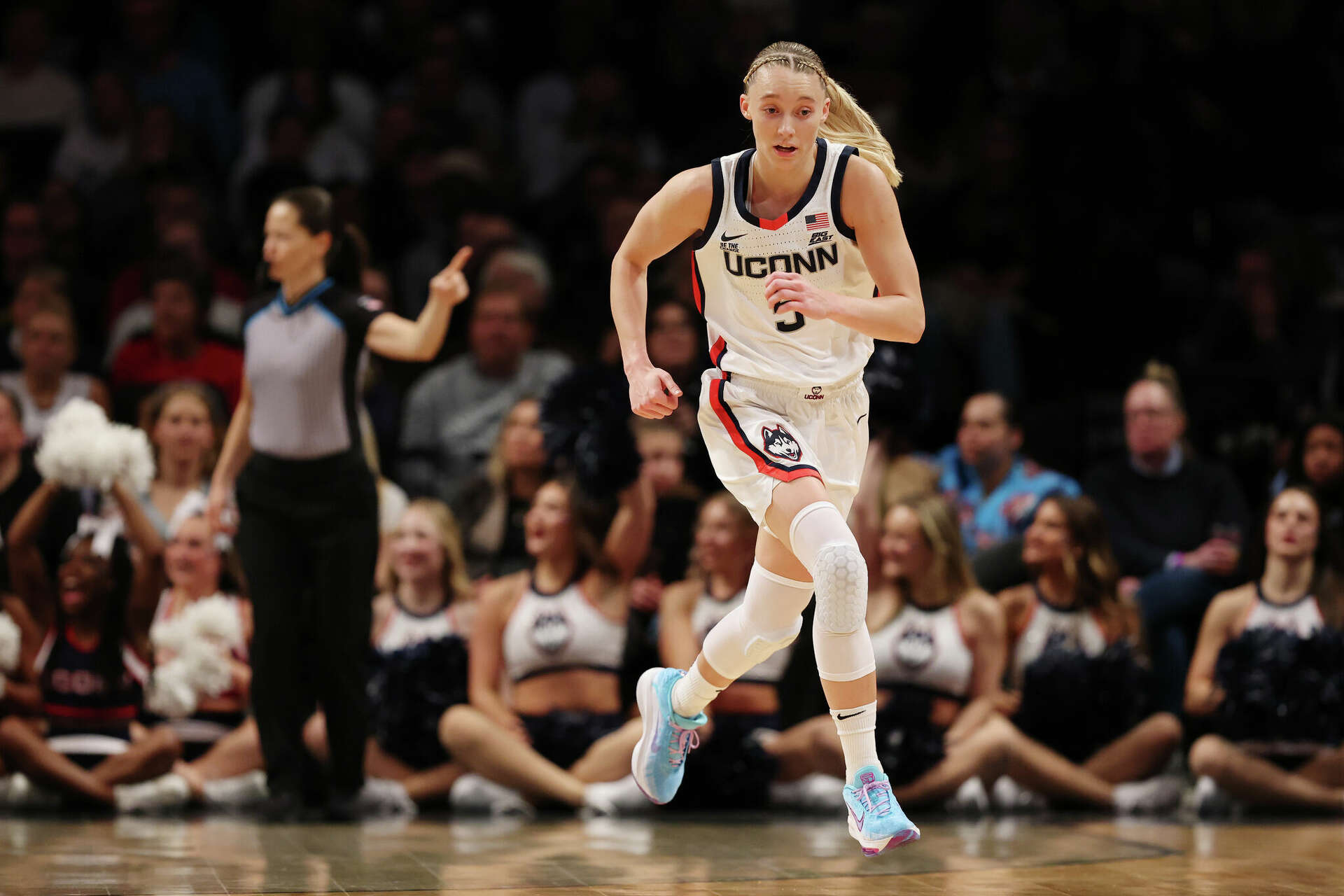 Sarah Strong leads UConn women's basketball over Louisville