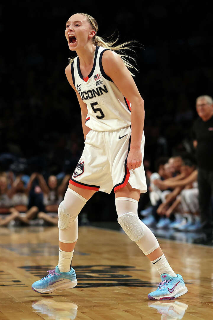 Sarah Strong leads UConn women's basketball over Louisville