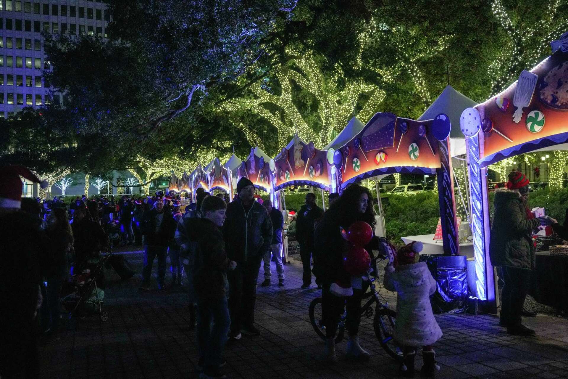 105th Mayor's Holiday Spectacular boasts LeToya Luckett and RaeLynn