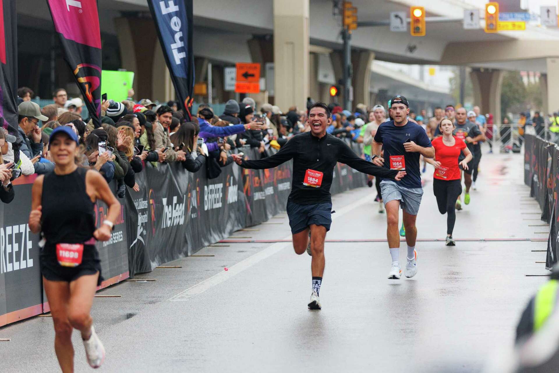 Area runners dominate at final San Antonio Rock ‘N’ Roll Marathon
