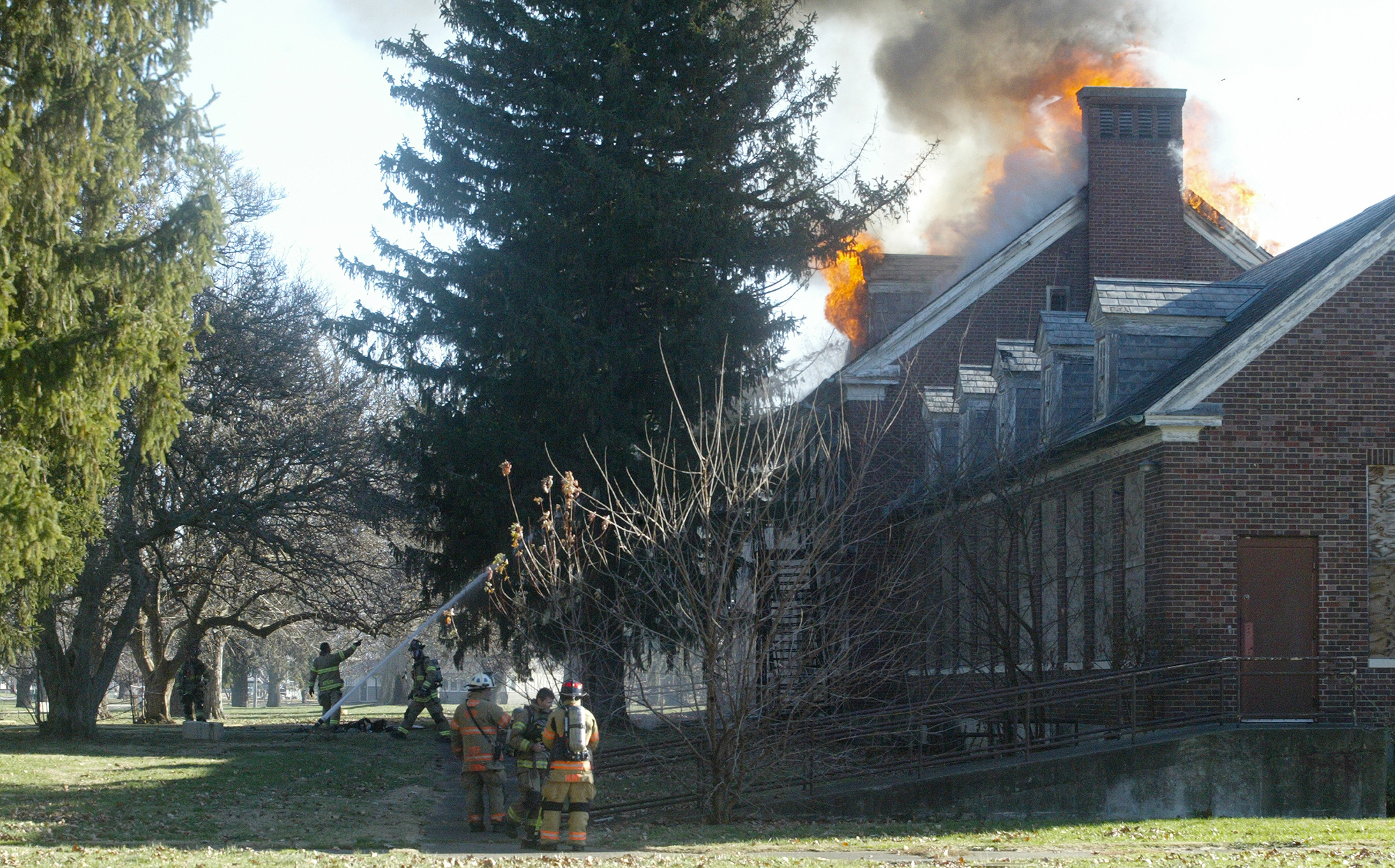 Dale and Patty Osborne celebrating 25th wedding anniversary
