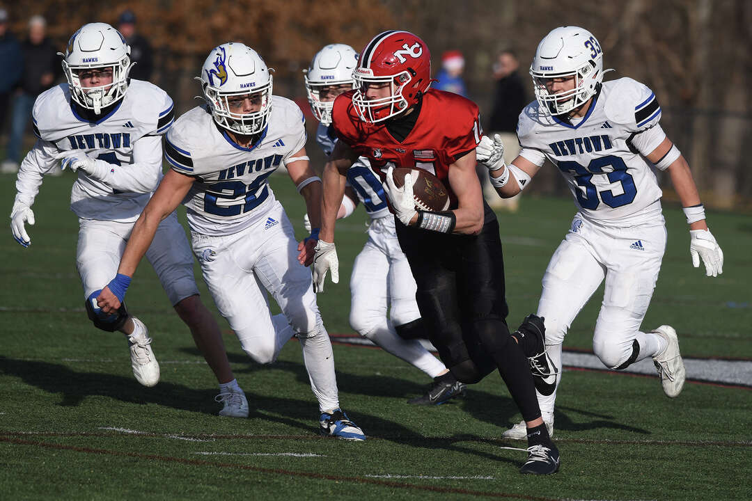 Connecticut high school football games to watch for Week 1 in 2025