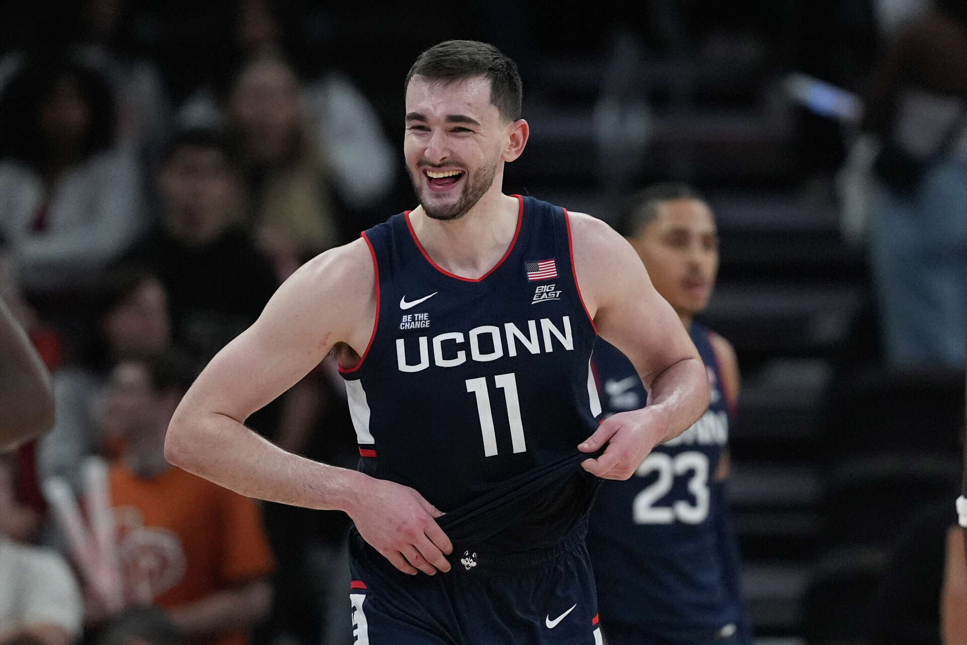 UConn men's basketball team notches big road win at Texas