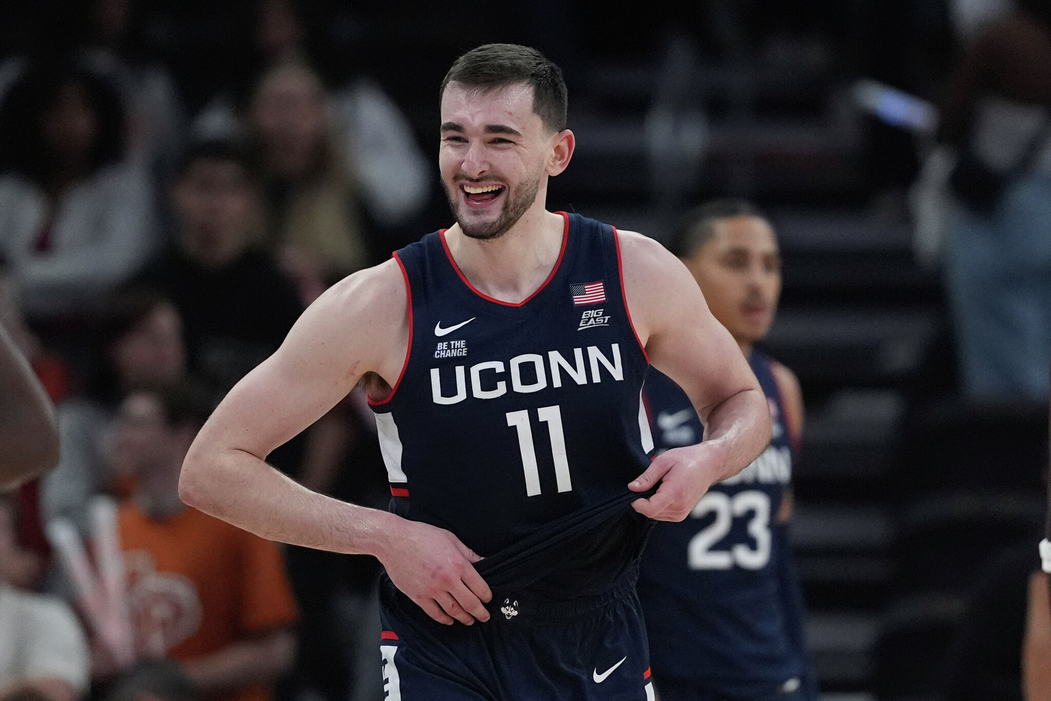 UConn men's basketball team notches big road win at Texas