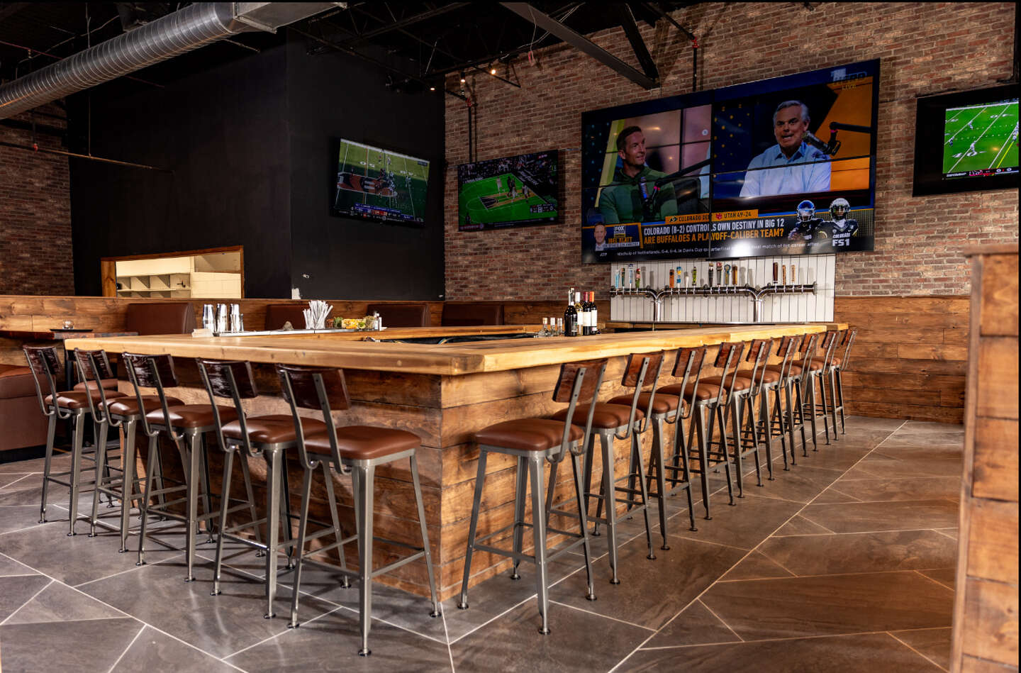 Brookfield Social sports eatery to open at former Panera Bread