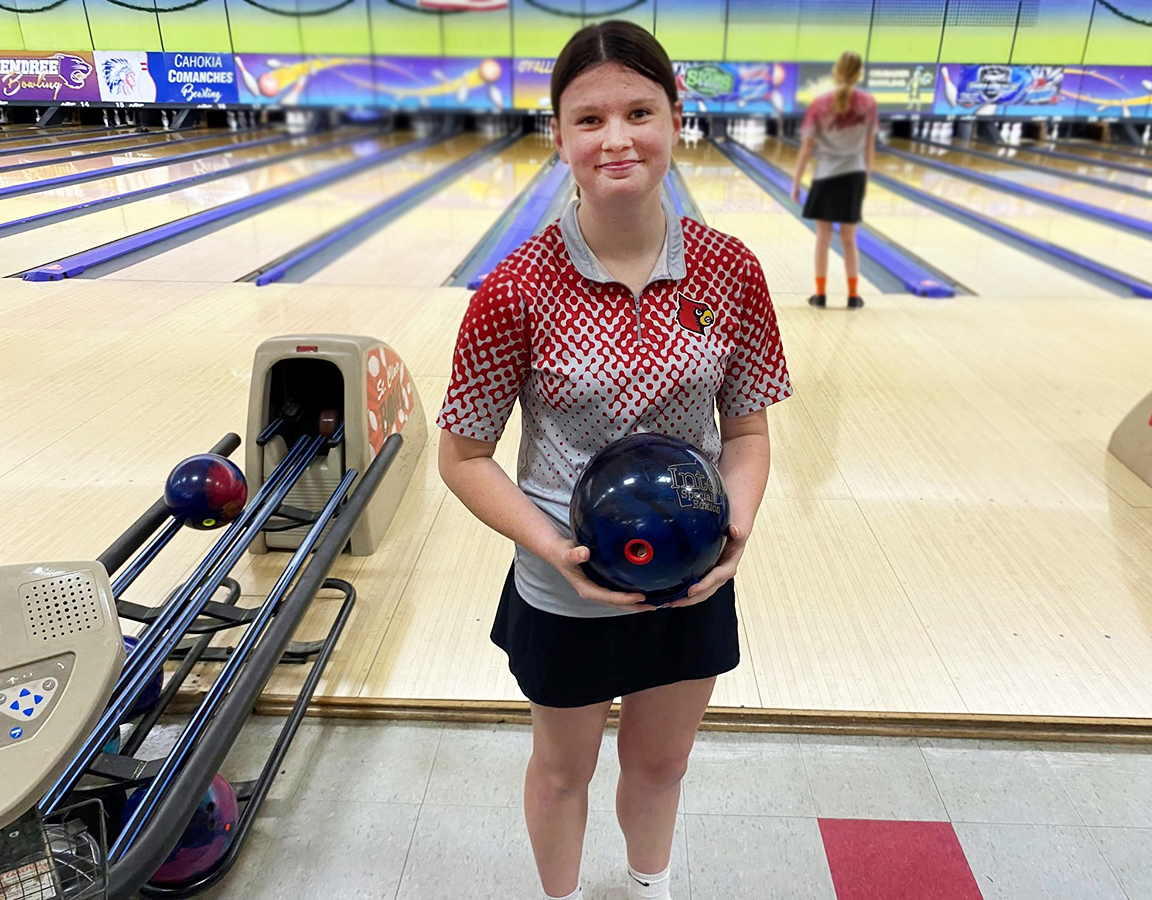 Alton High girls place fourth in SWC bowling tournament