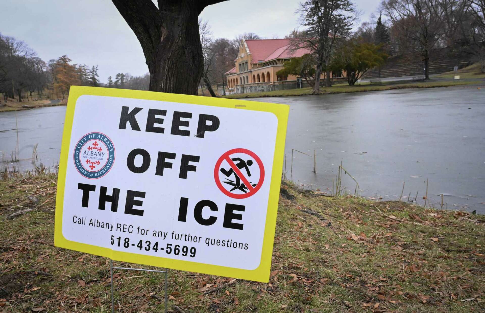 Police: Second child who fell through Washington Park ice has died