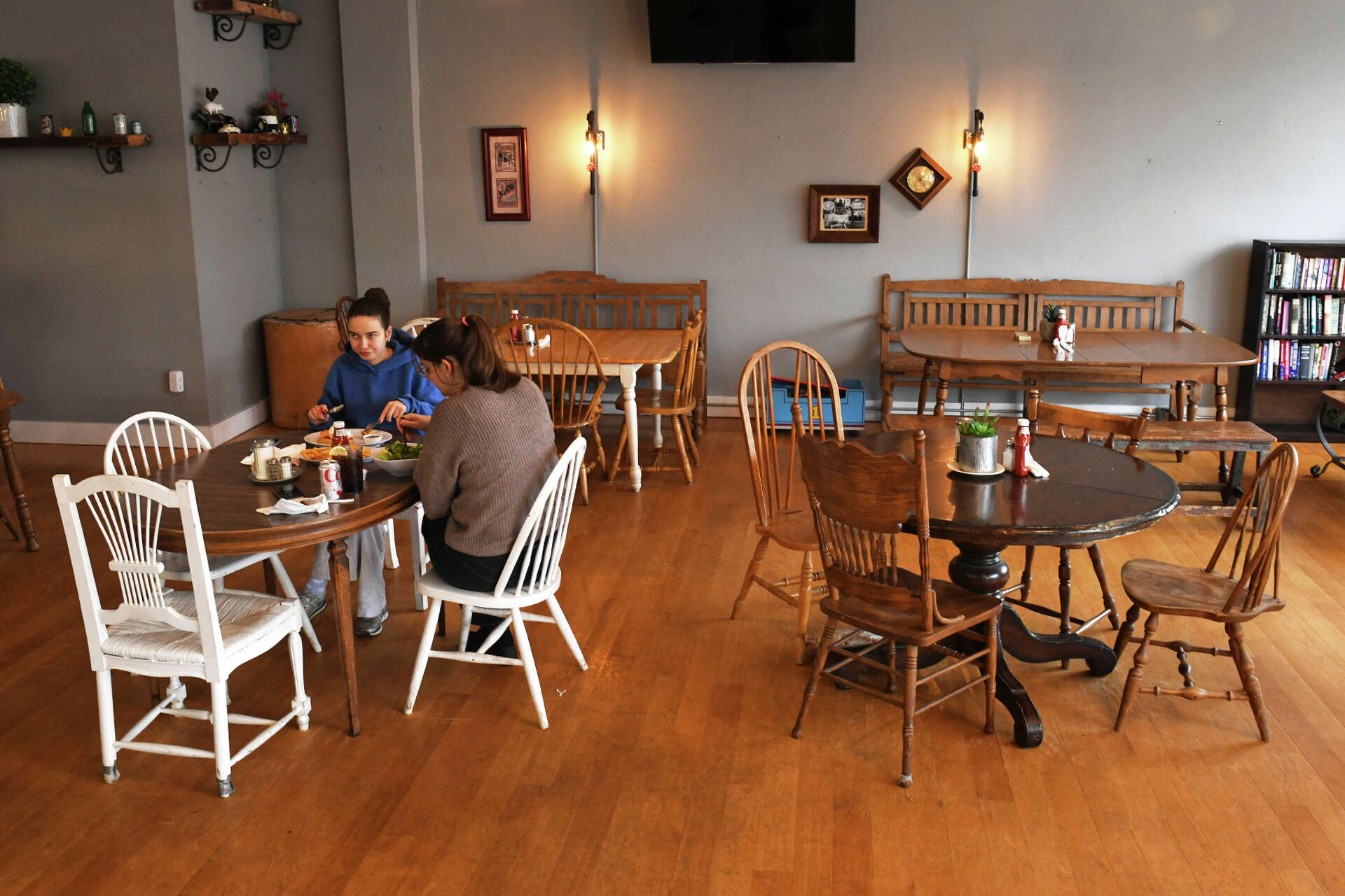 North End Bridgeport diner moves into Crown Cafe space on Madison Ave.