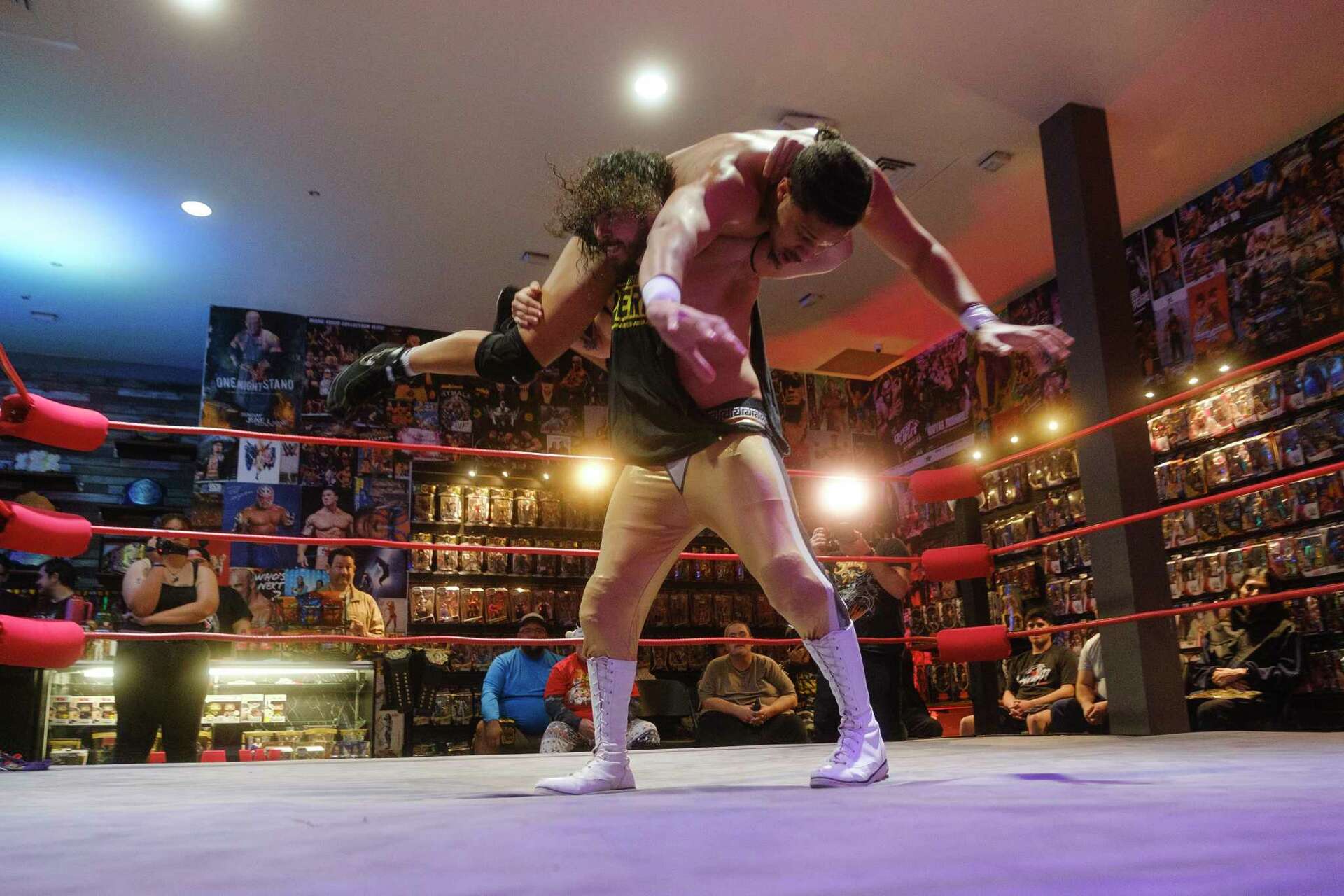 Wrestling in a San Antonio mall? Rolling Oaks Mall lives on.