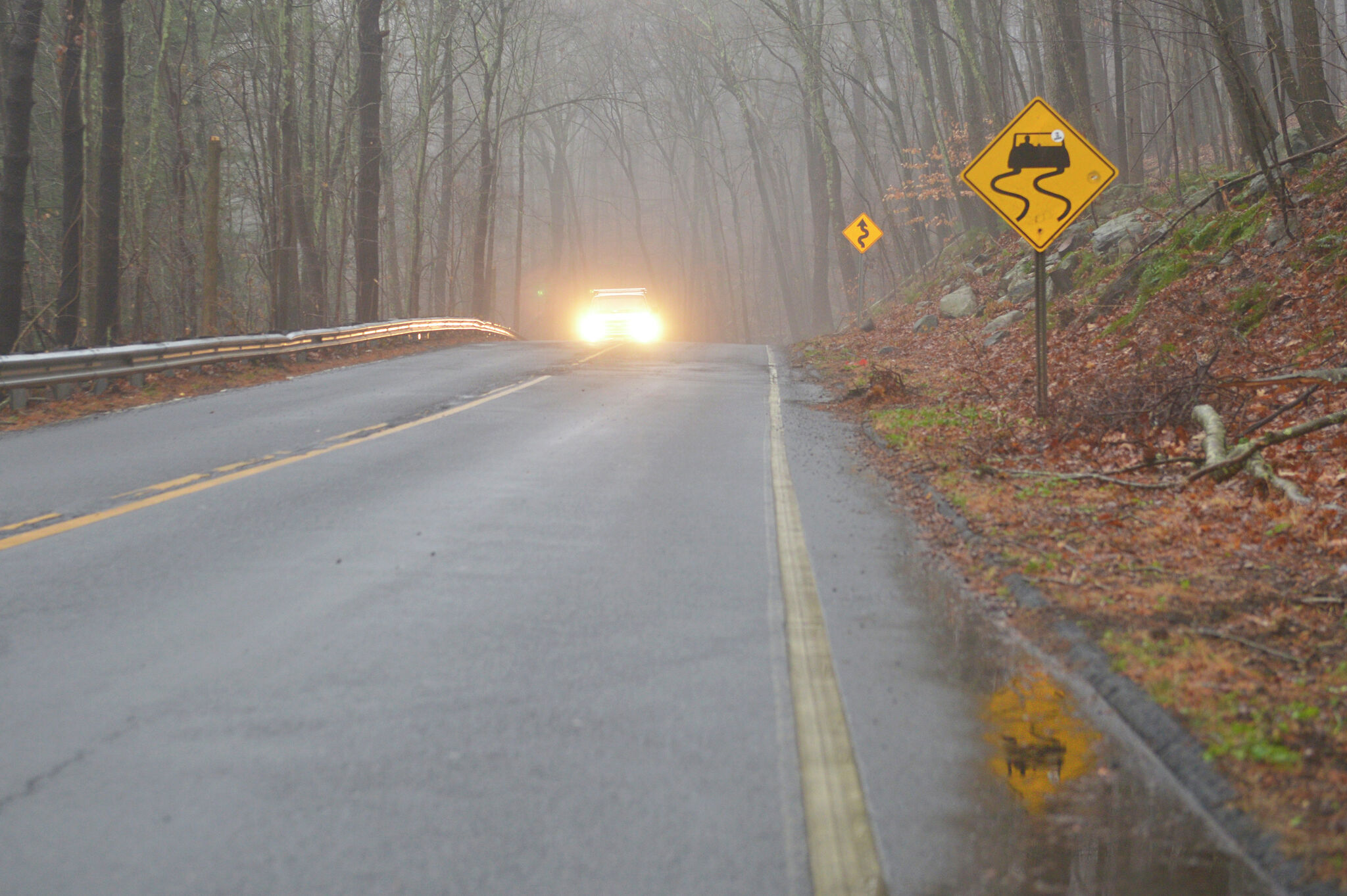 Storm brings rain to CT, threatens high winds, outages, flooding