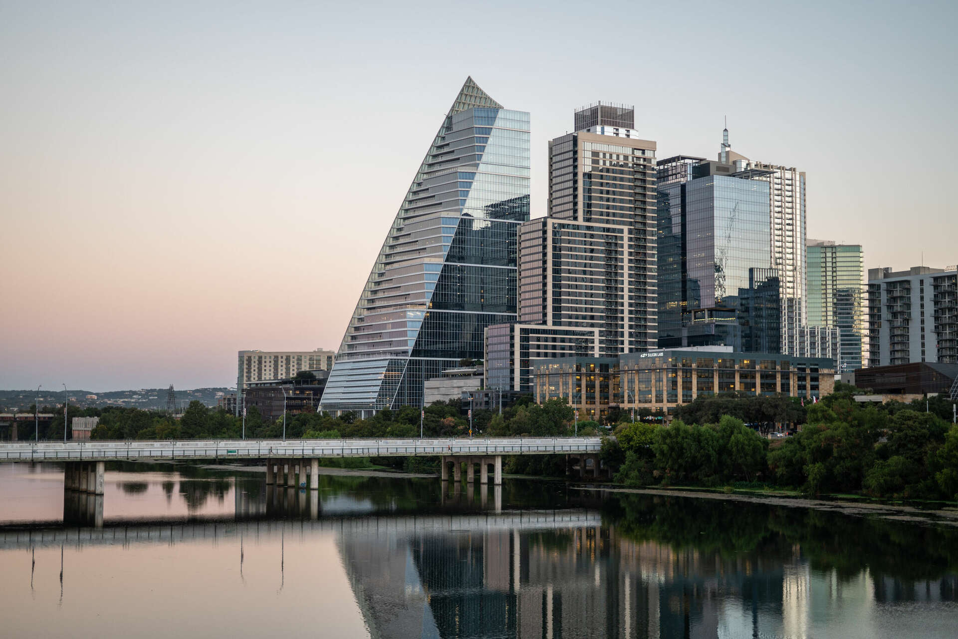 Austin's Sail Tower, leased, by Google purchased for $582M