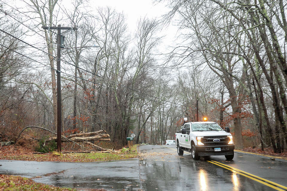 CT storm causes early school dismissals, outages: Live updates