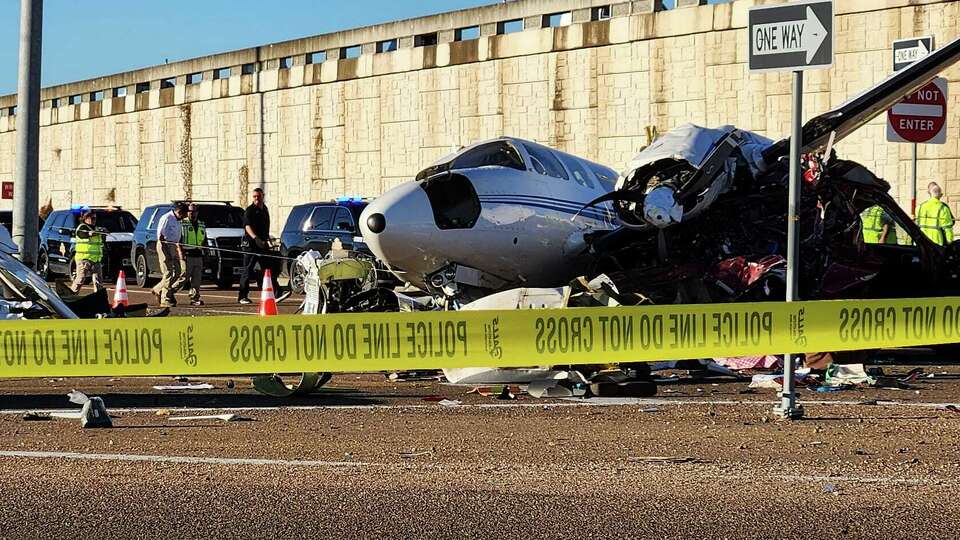 Officials reveal cause of South Texas plane crash that injured 4