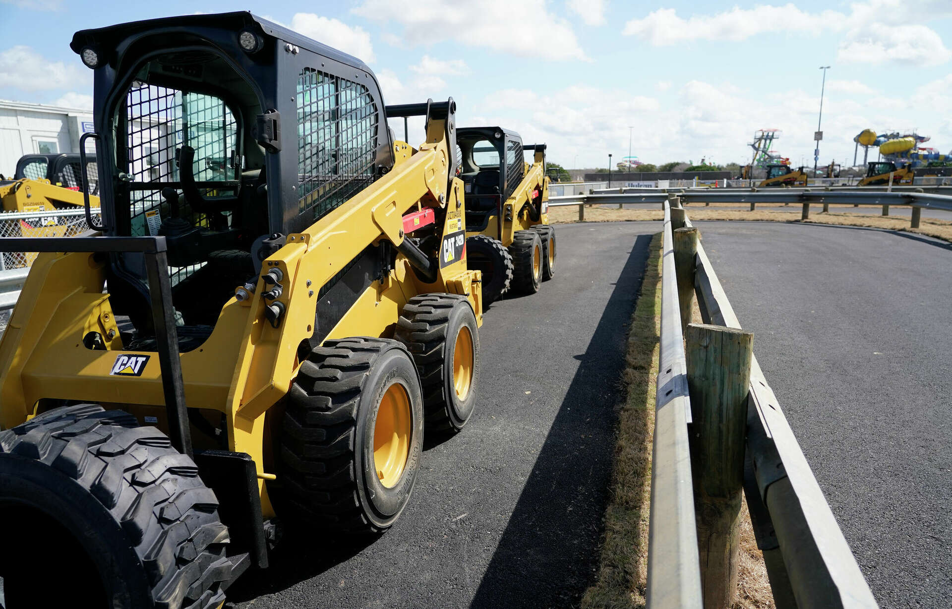 Outlet centers in Houston making bargain shopping an experience
