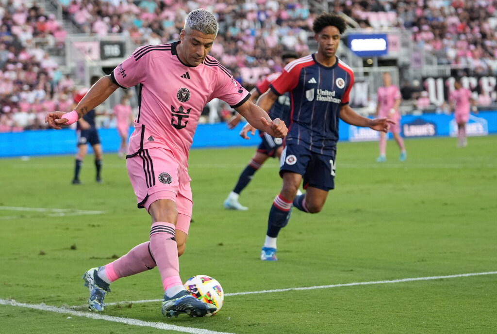 CT man who worked for MLS out of a closet now is in its hall of fame