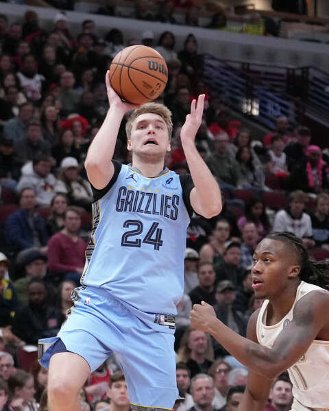 Former UConn guard Cam Spencer gets guaranteed contract