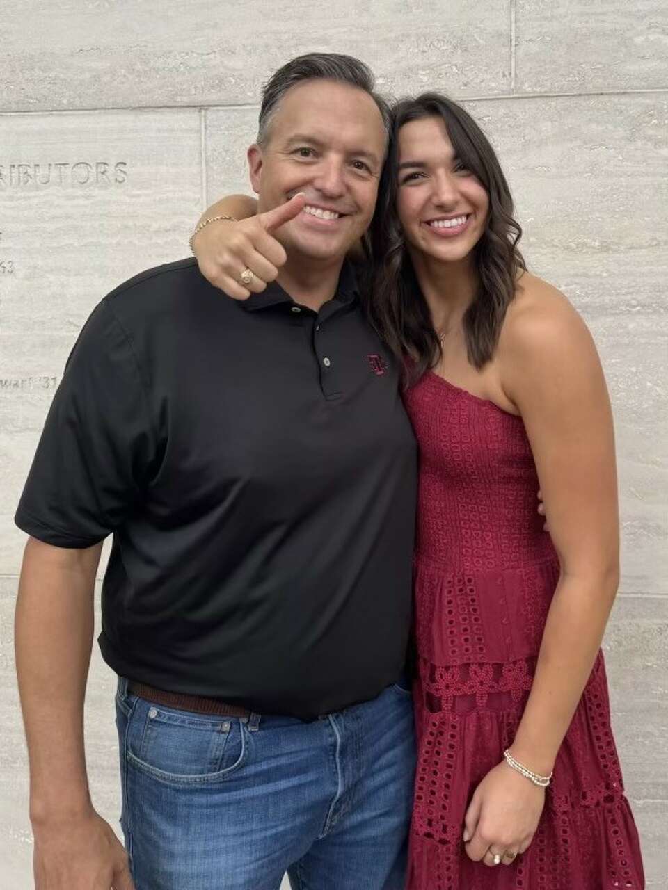 NCAA volleyball: Logan Lednicky leads Aggies into Sweet 16