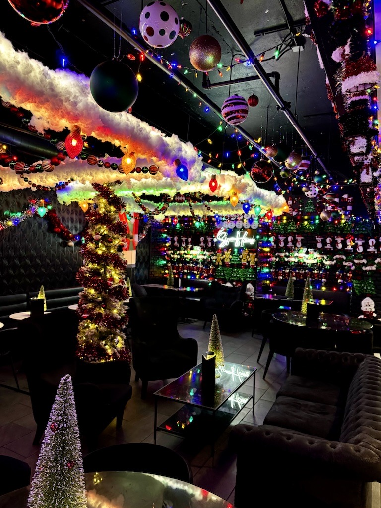 Christmas Crawl features seven bars, holiday drinks, and contests