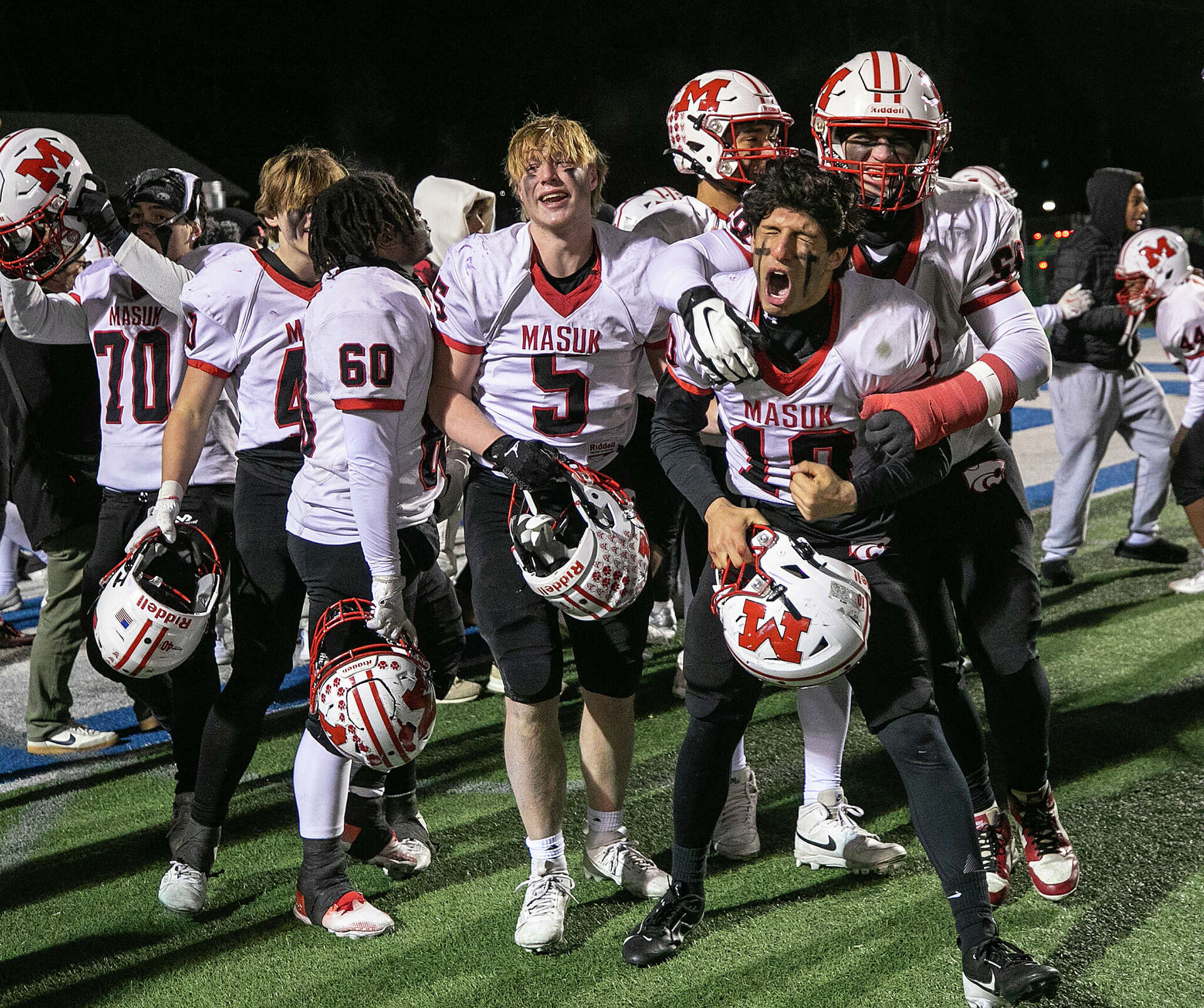 Masuk wins CIAC football championship over Windsor on late field goal