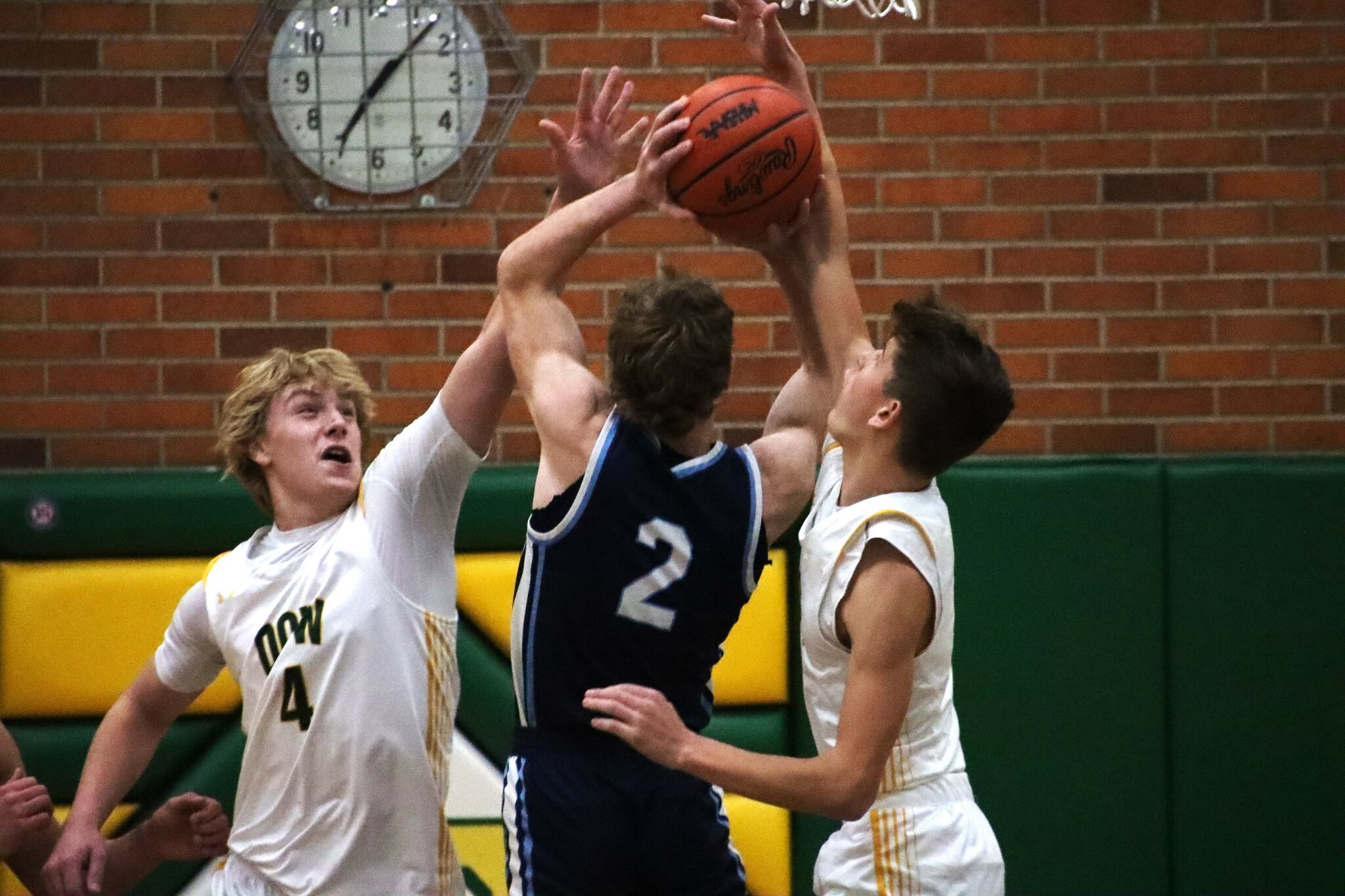 Dow boys come up short in game of runs