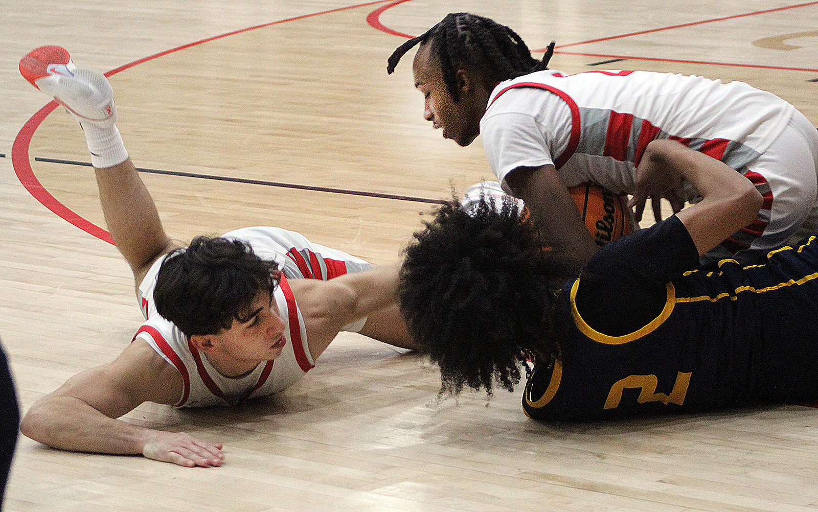 Alton boys basketball wins overtime thriller against O'Fallon