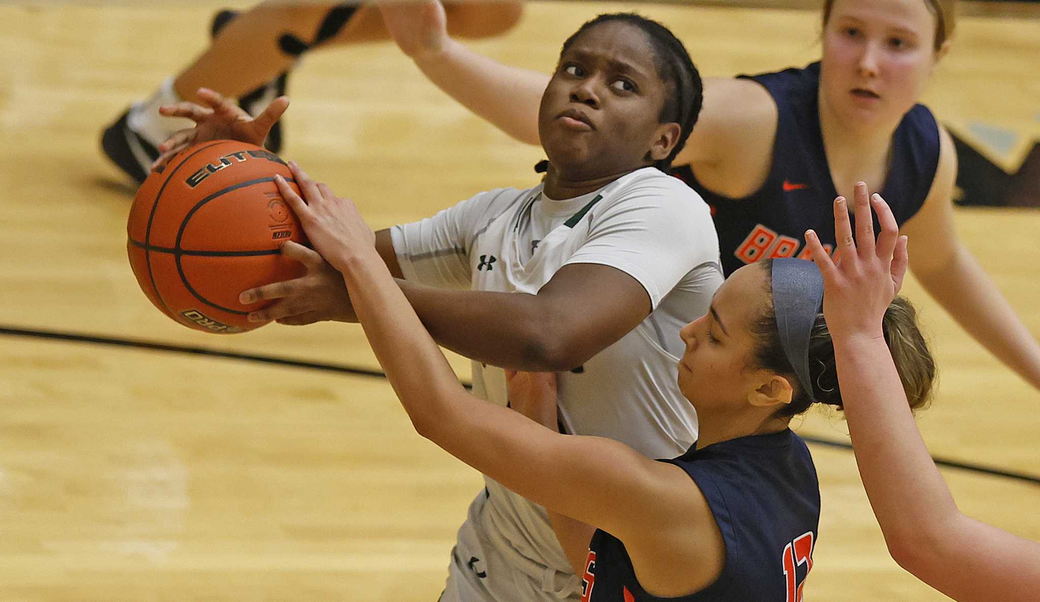 Reagan girls basketball powers past Brandeis in 27-6A action