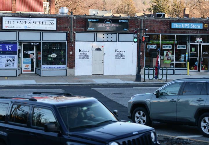 2 flown to hospital after car crashes into Torrington bakery: police