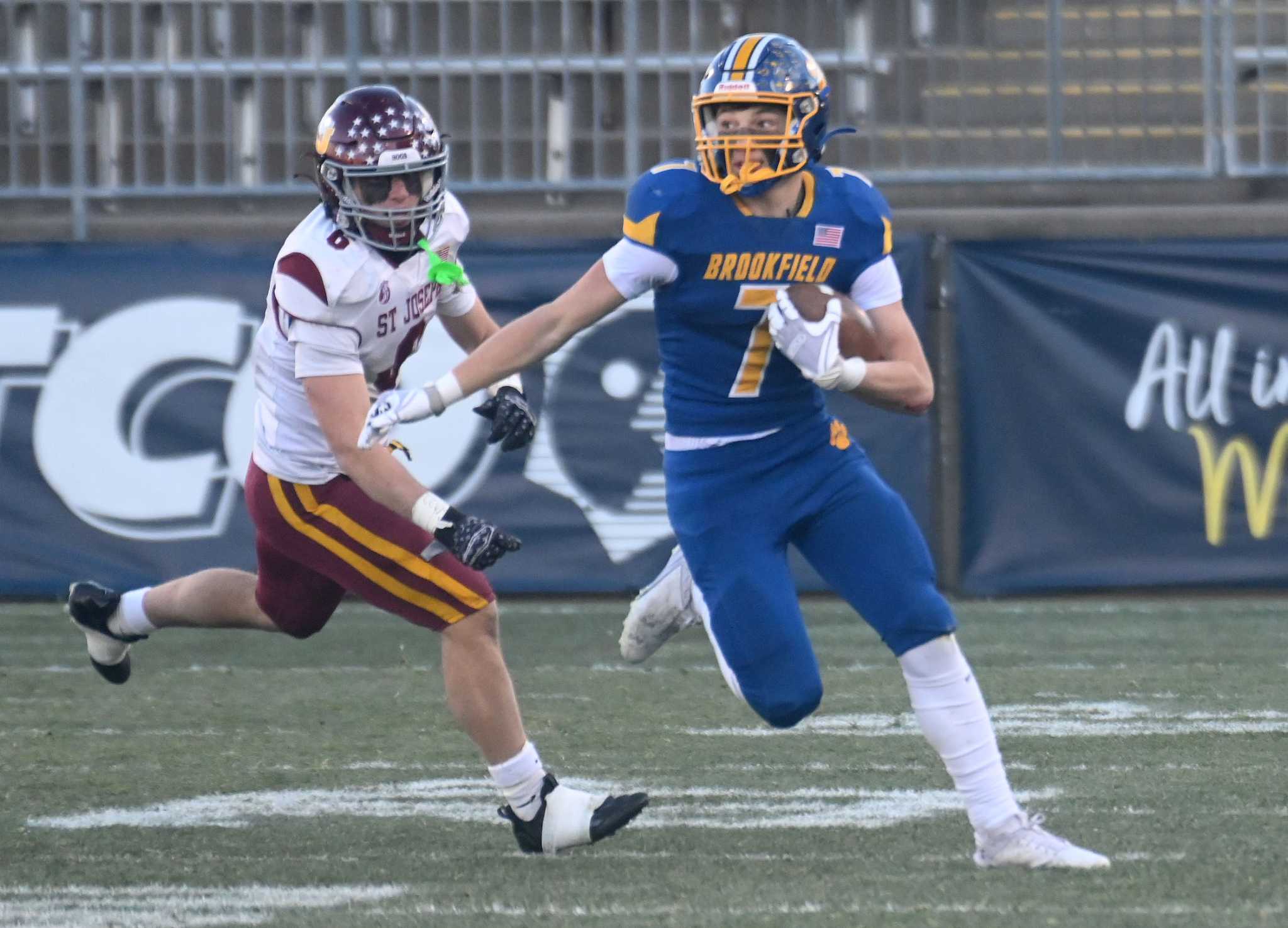 Brookfield football's Tyler Buttendorf is ESPN's top play