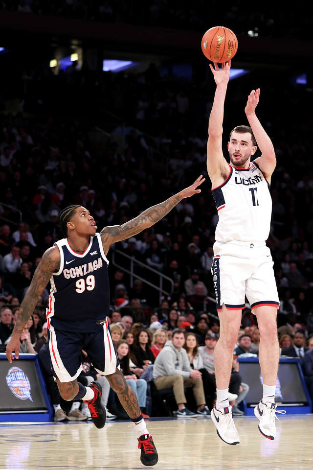 UConn men's basketball's Liam McNeely leads Huskies over Gonzaga