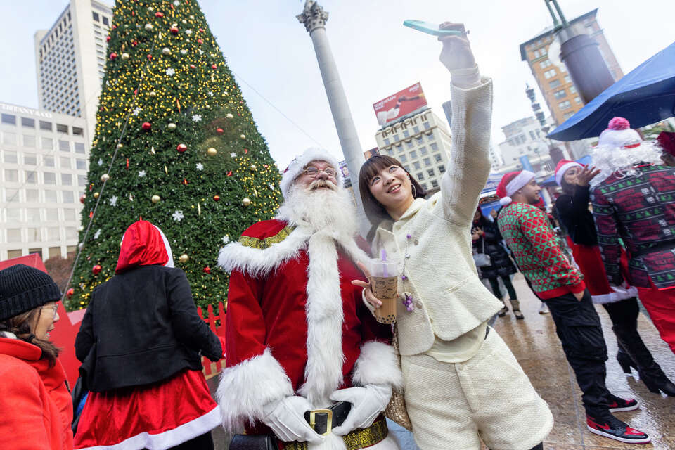 The best photos from San Francisco's SantaCon 2024