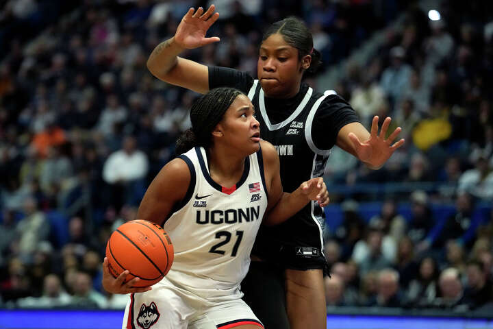 UConn women's basketball opens Big East play defeating Georgetown