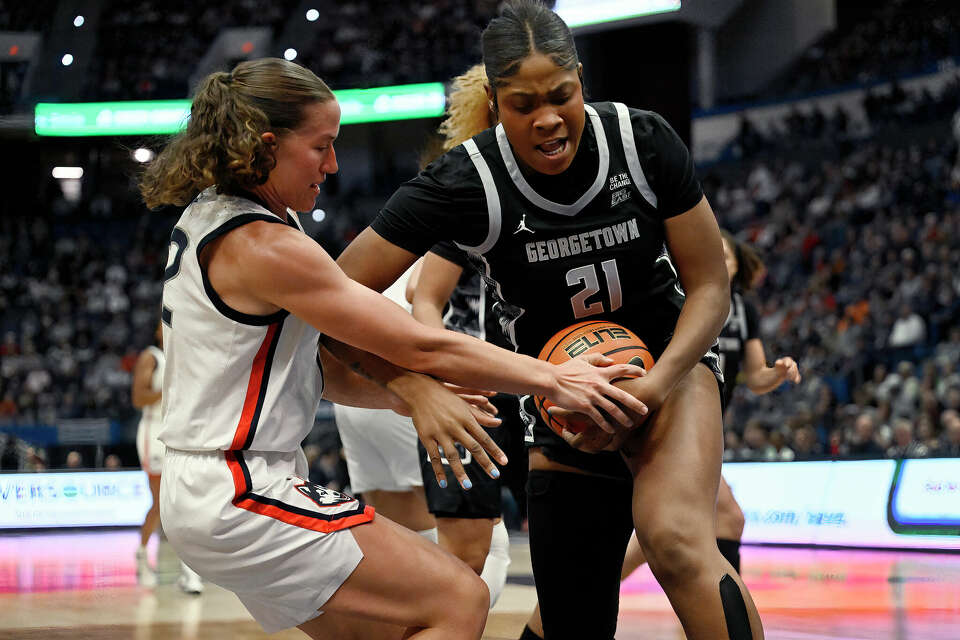 UConn women's basketball opens Big East play defeating Georgetown