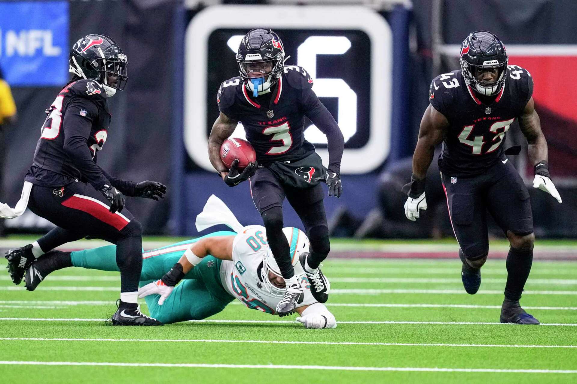 Houston Texans clinch AFC South championship, return to playoffs