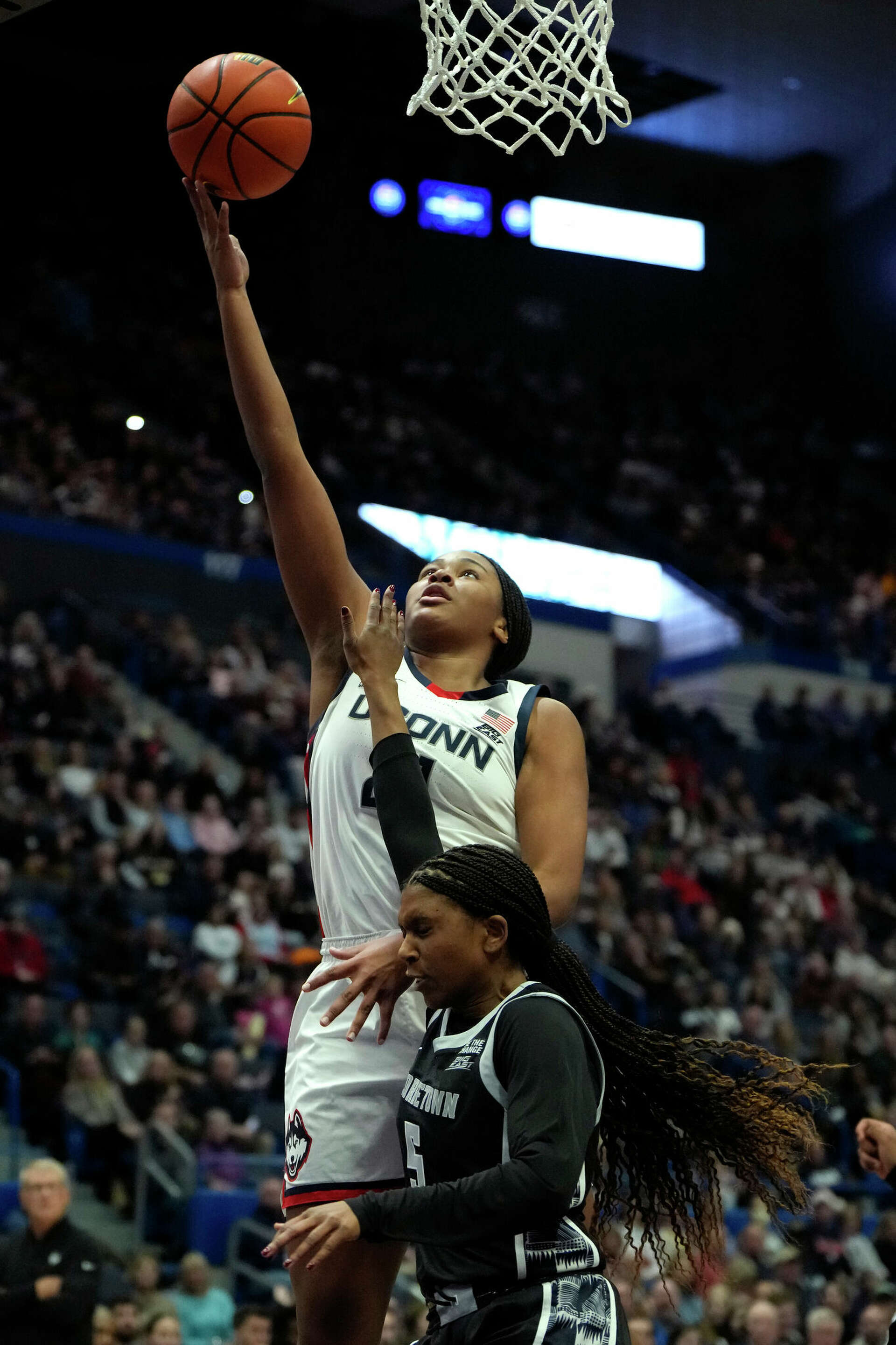 UConn women's basketball opens Big East play defeating Georgetown