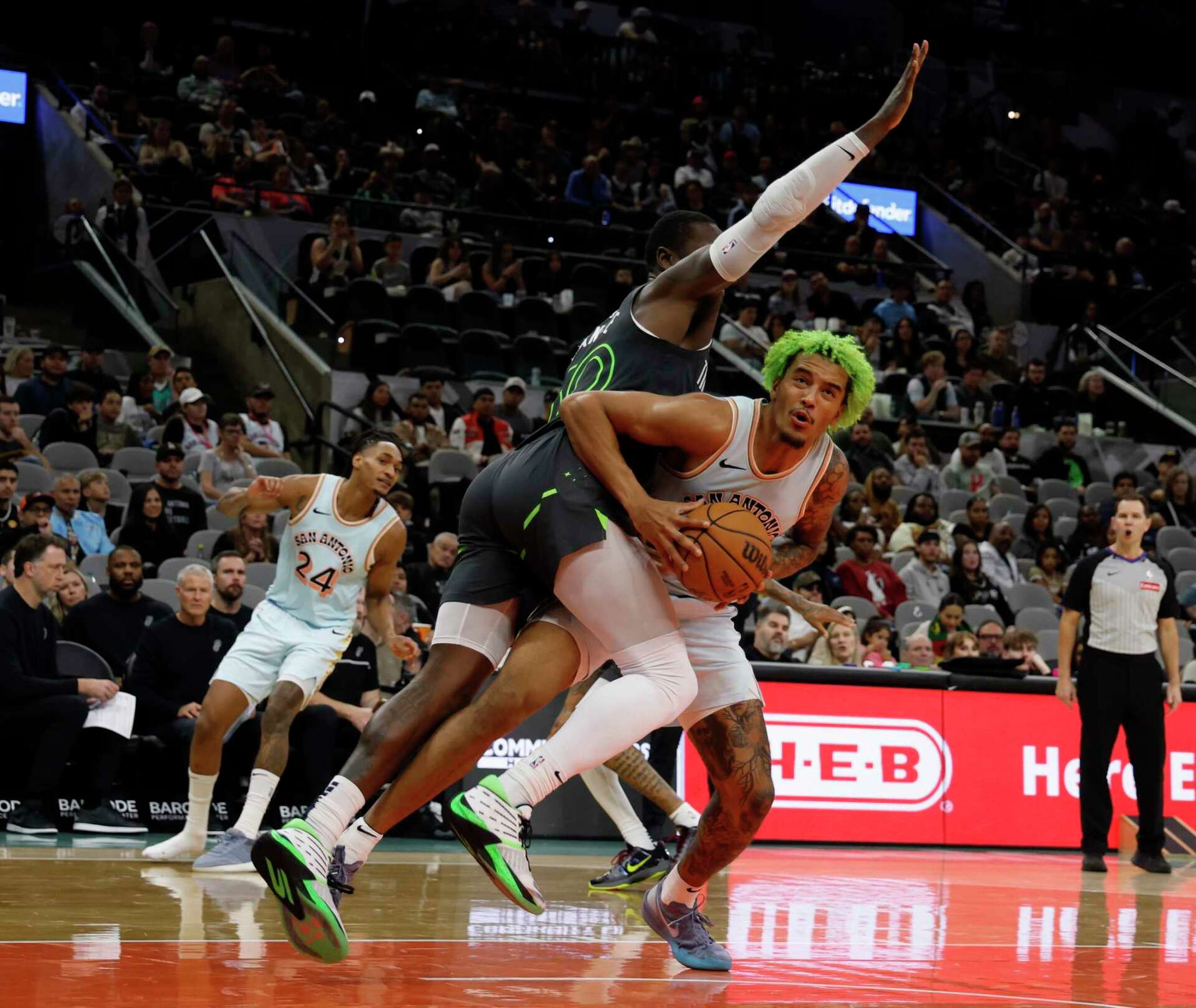 San Antonio Spurs' Sochan back to pestering opponents as a starter