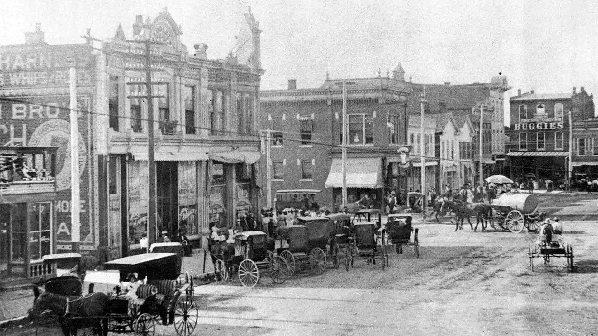 Library selling prints of vintage Carlinville photos