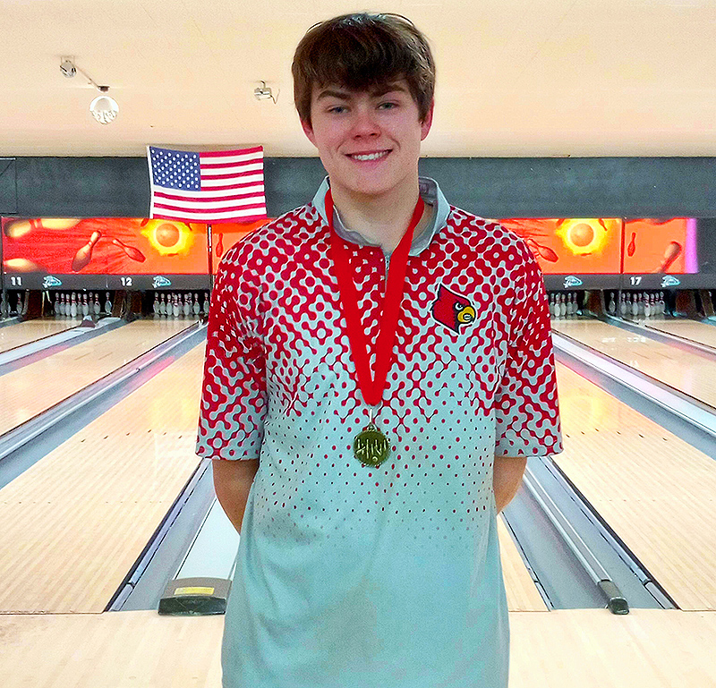 Gabe Futhey bowls perfect 300, leads Alton High to victory