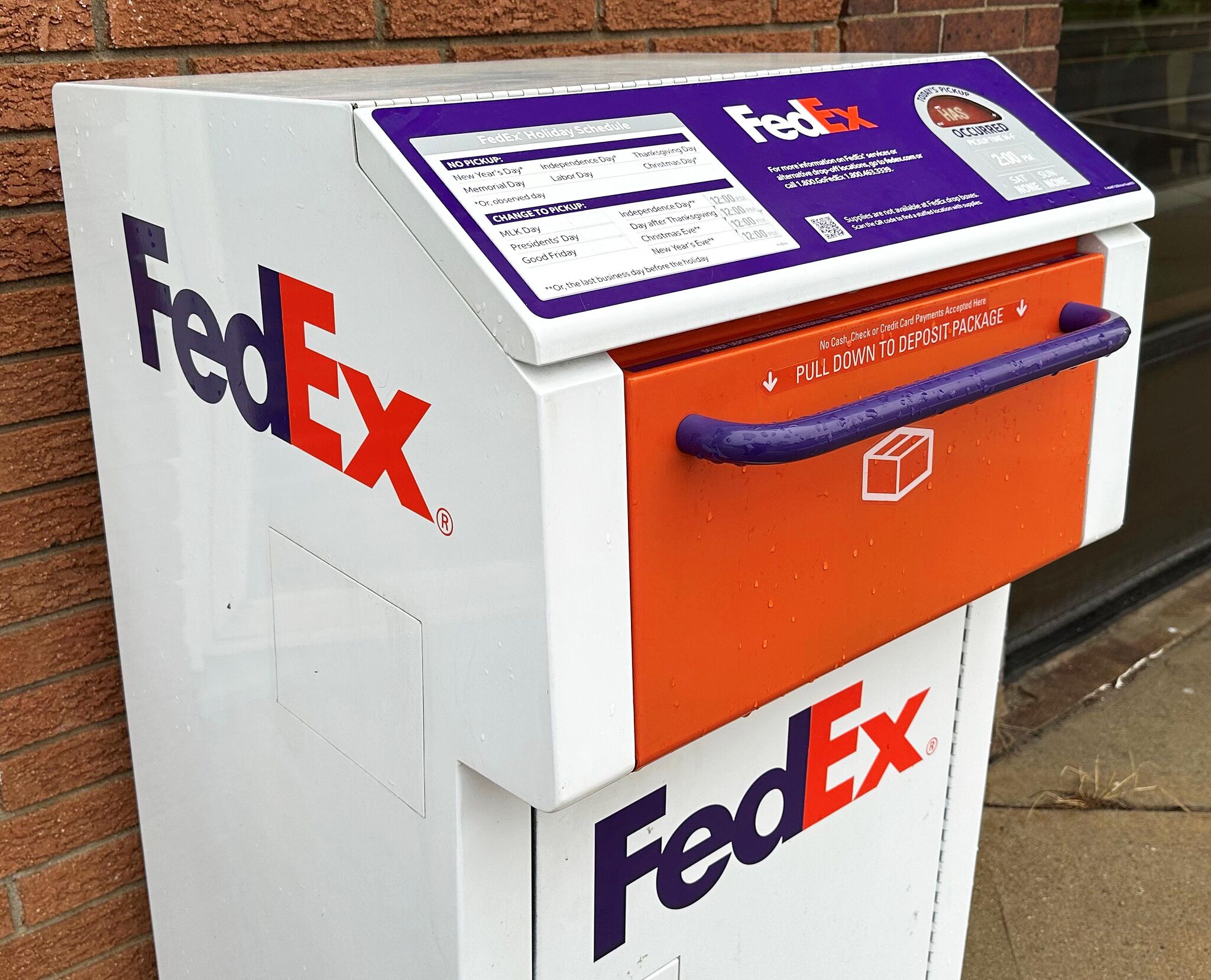 FedEx delays leave packages stuck between Saginaw and Ohio