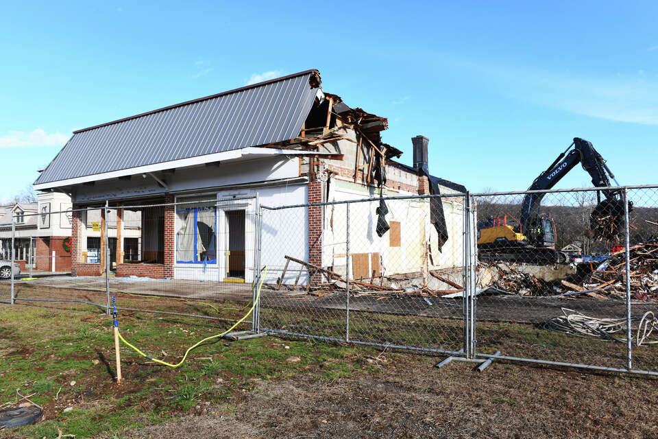 DEEP finds asbestos at Trumbull Center construction site