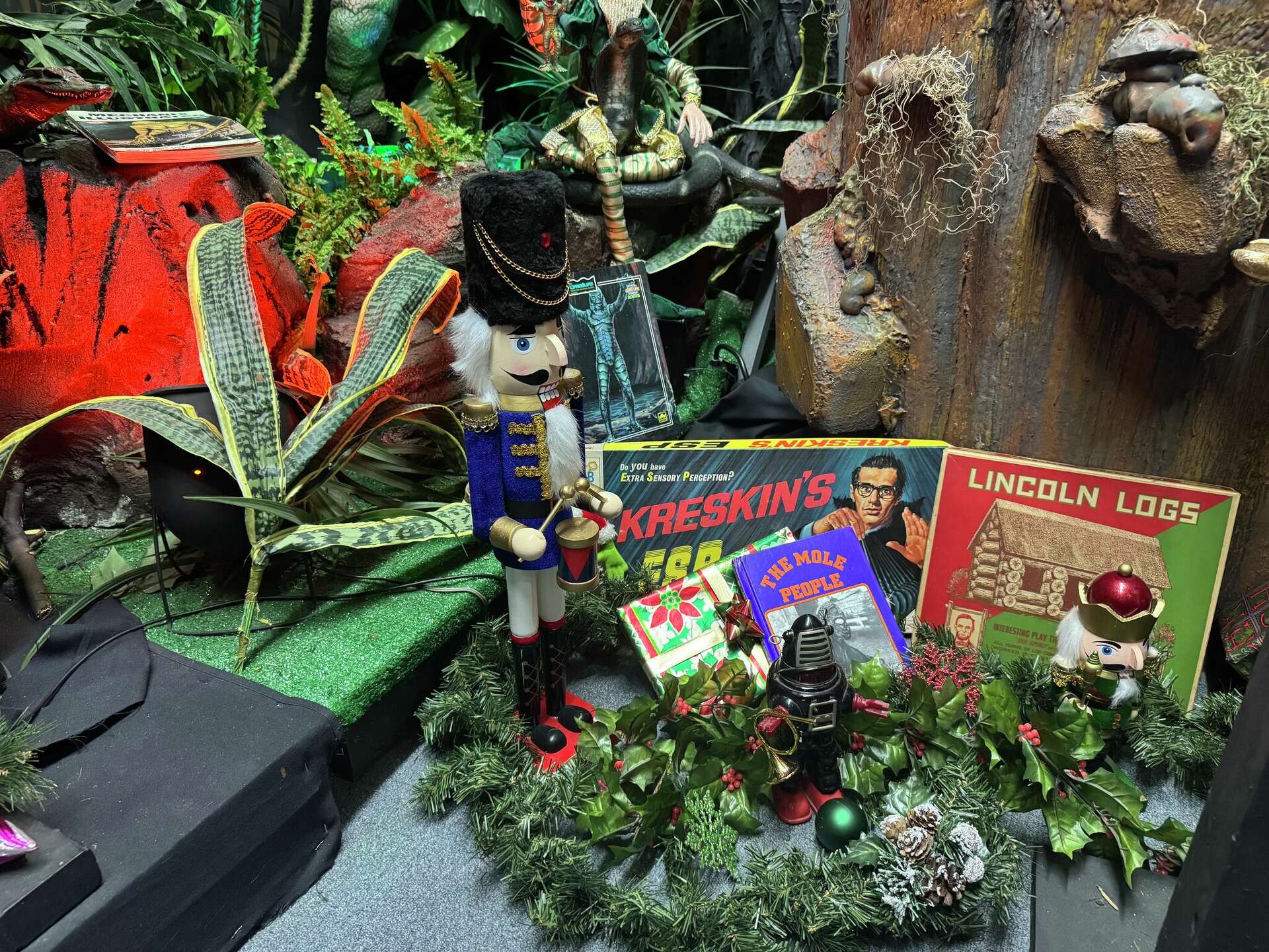 CT's Witch’s Dungeon Classic Movie Museum hosts Monster’s Holiday