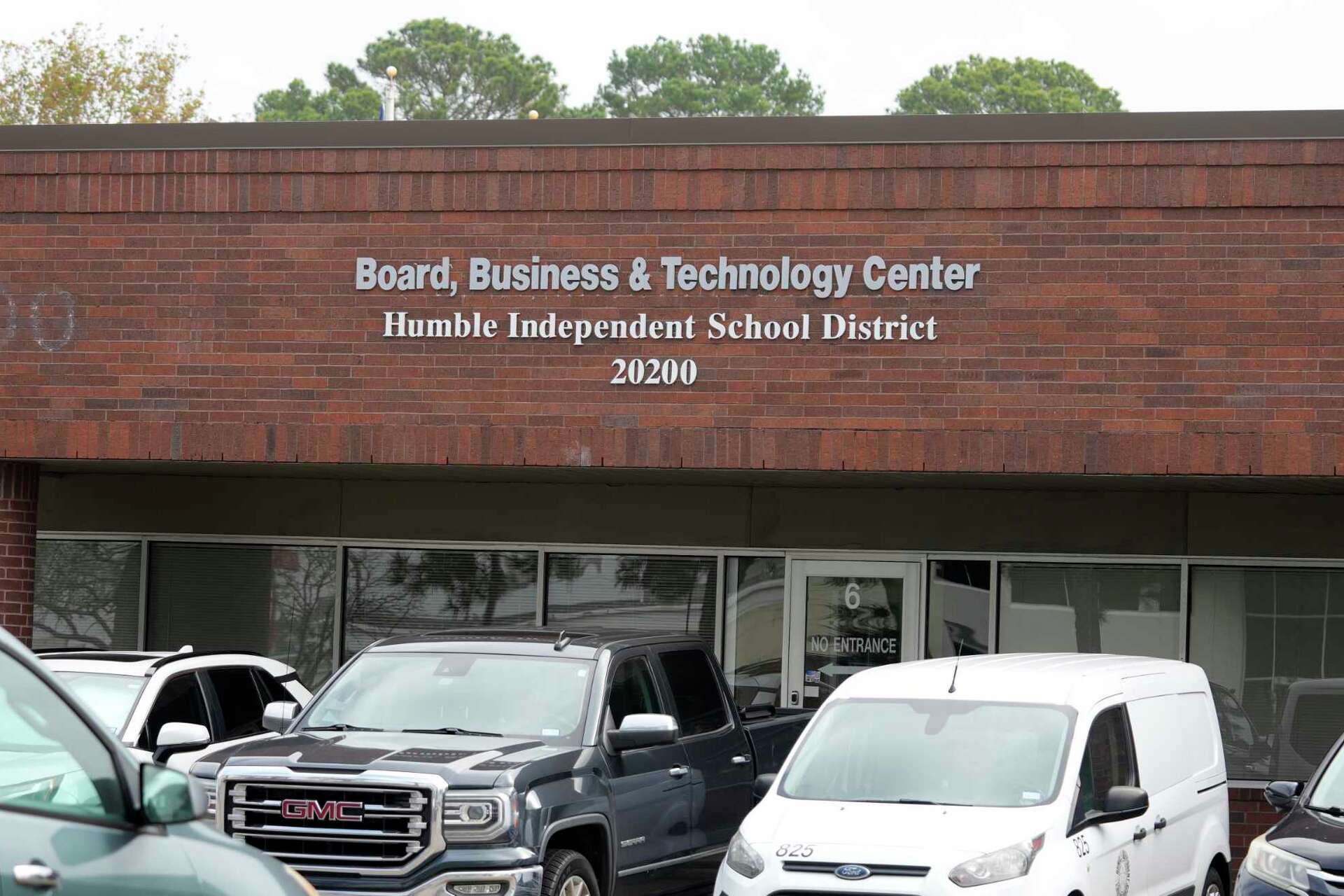 Humble ISD back-to-school guide for 2025-26.
